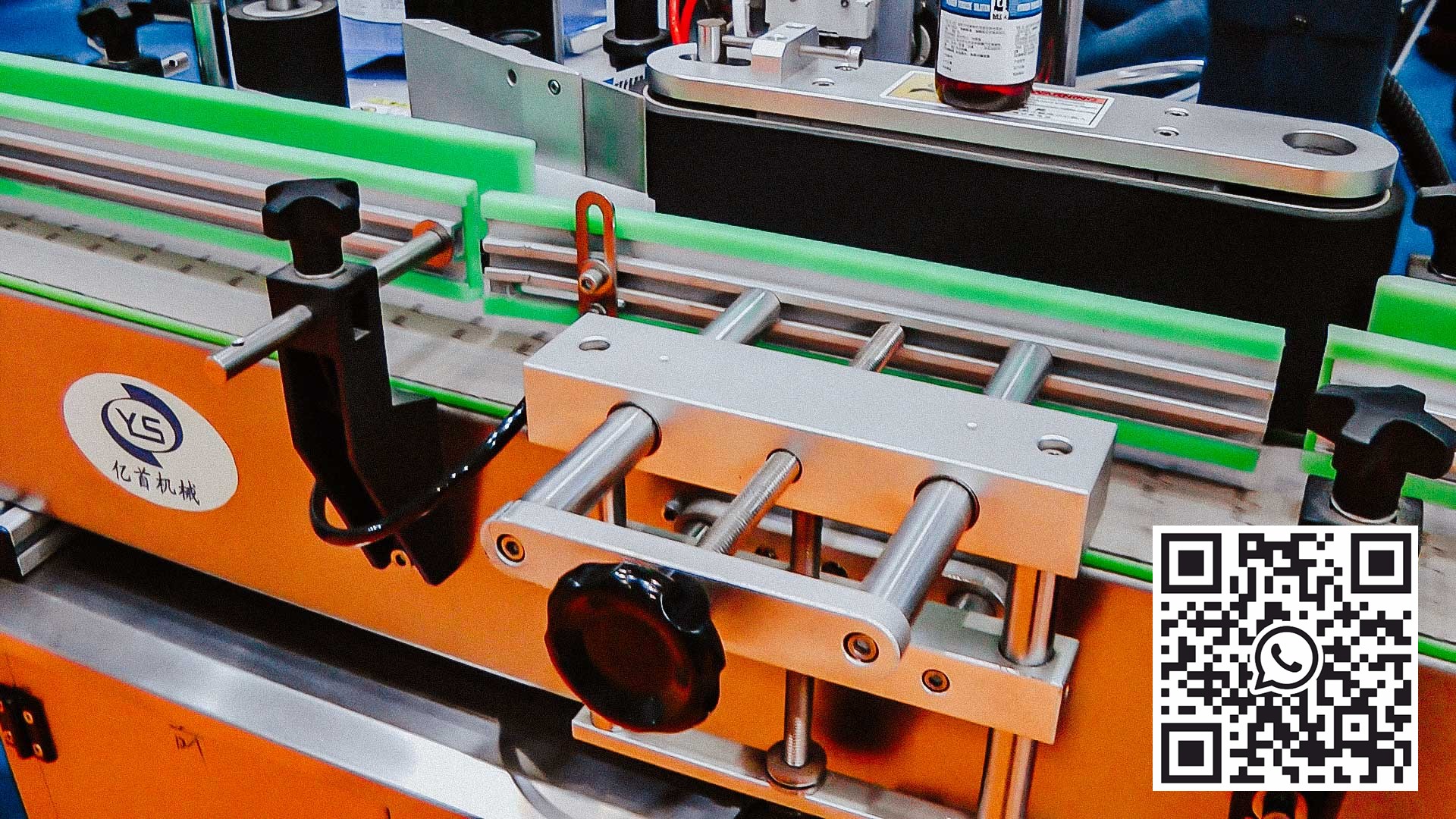 Automatic Labeling Machine For Sticking Self adhesive Labels On Glass 